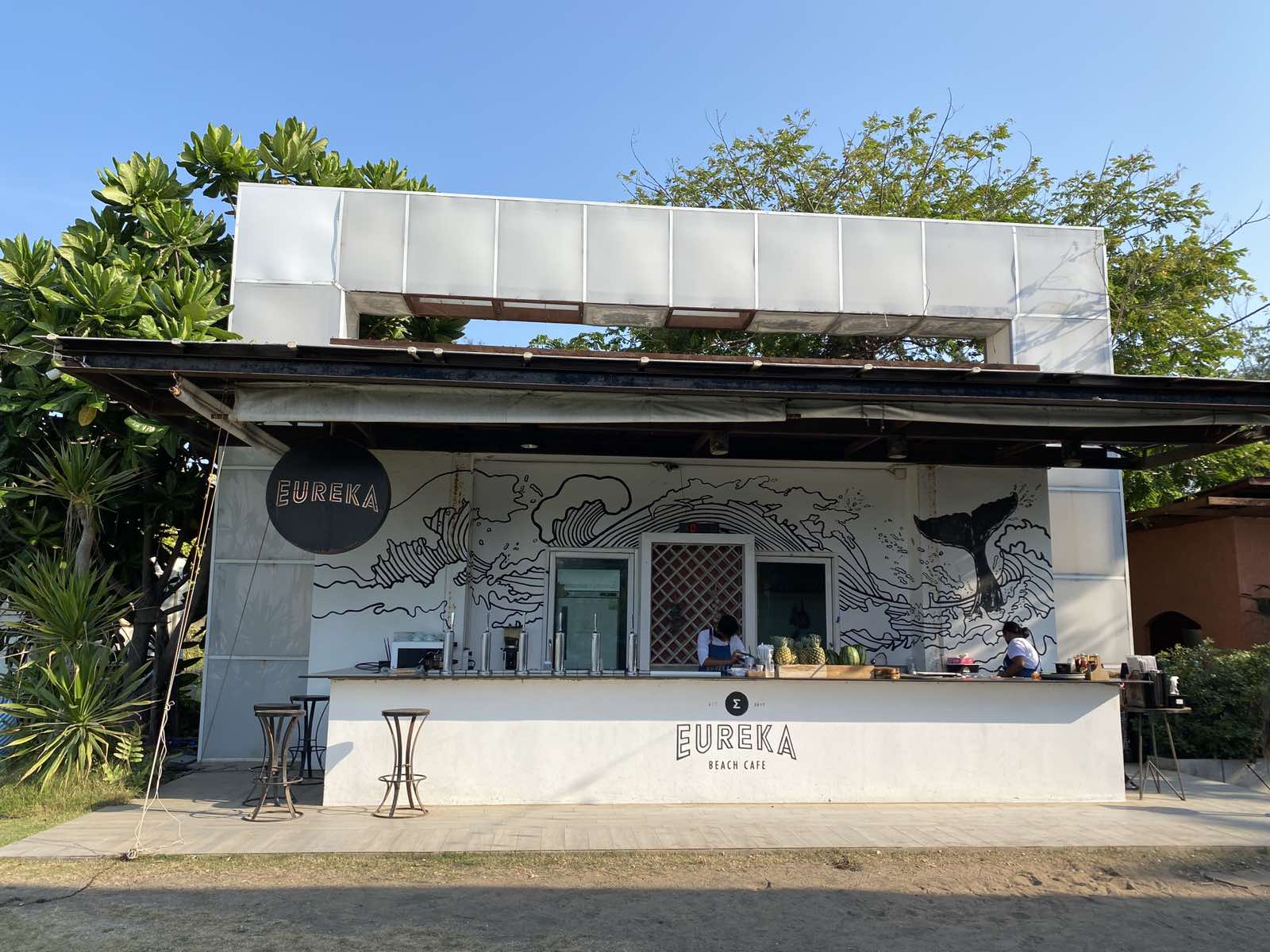 A Cafe with a Beach View: Eureka Beach Cafe in Hua Hin – Mark x Abi