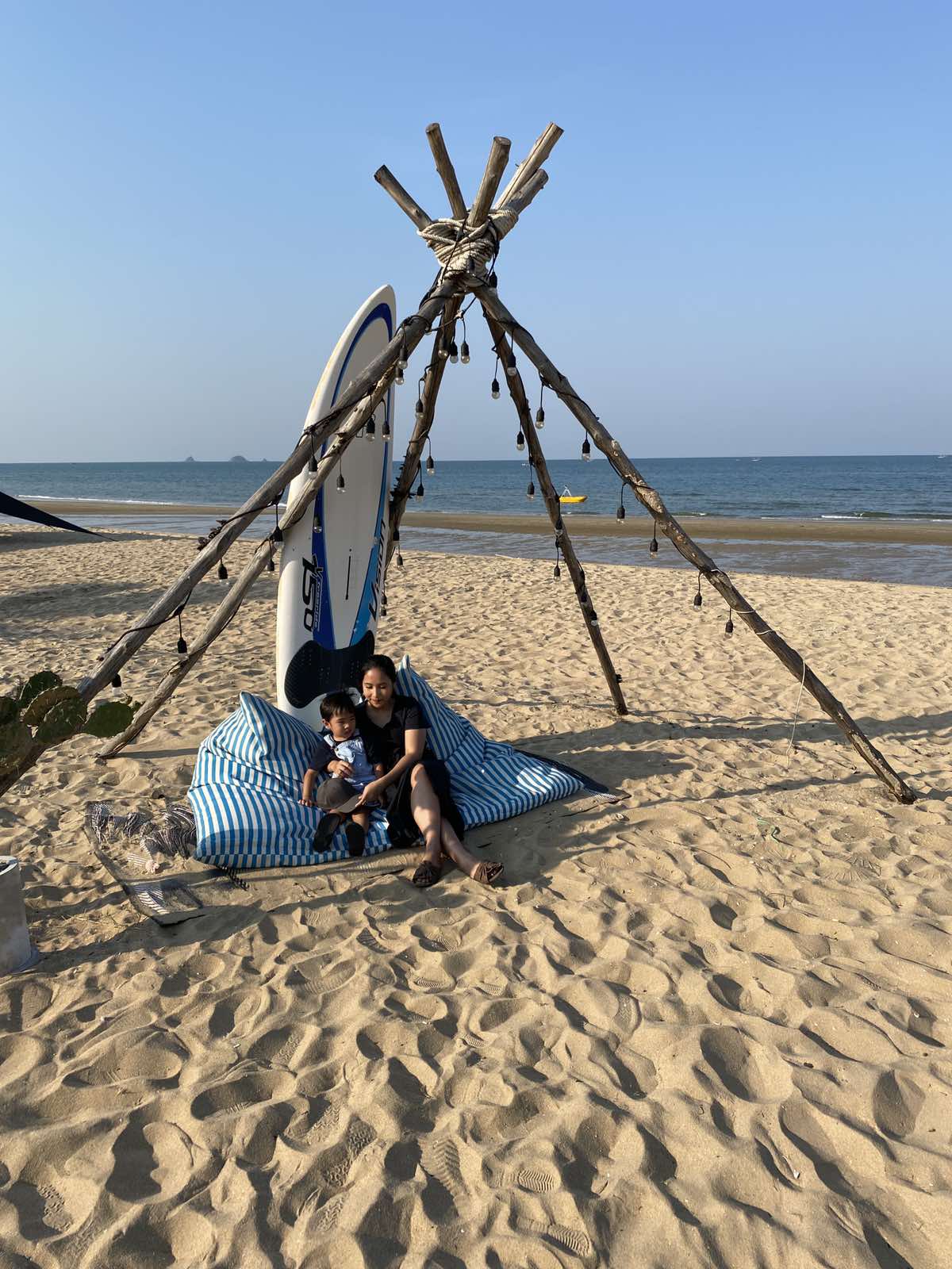 A Cafe with a Beach View: Eureka Beach Cafe in Hua Hin – Mark x Abi