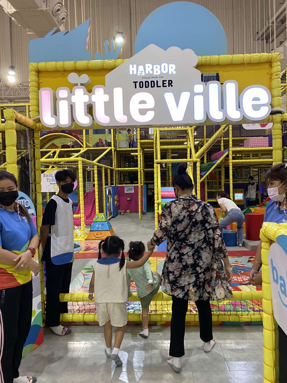 Clean, Safe, and Fun Indoor Playground in Thailand: Harbor Land Review ...