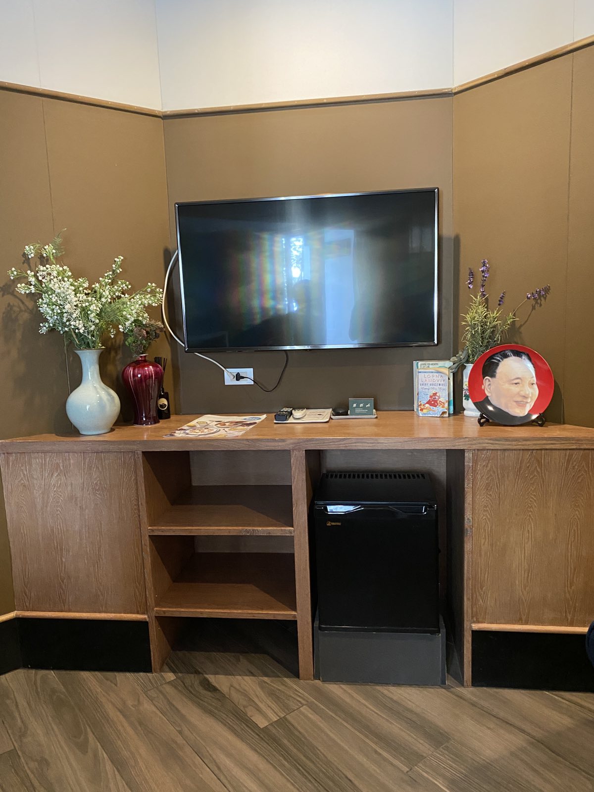 Josh Hotel Review: A Scene Off a Wes Anderson Film – Mark x Abi