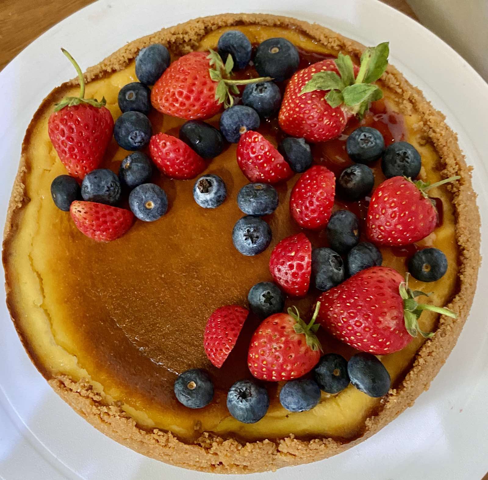 Baked Fresh Berry Cheesecake with Digestives Crust Recipe – Mark x Abi